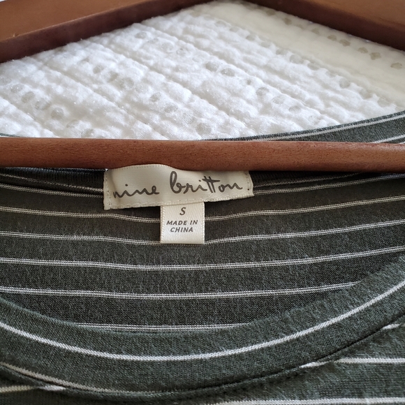 nine britton | Tops | Nine Britton Levie Front Knot Knit Tee Small ...